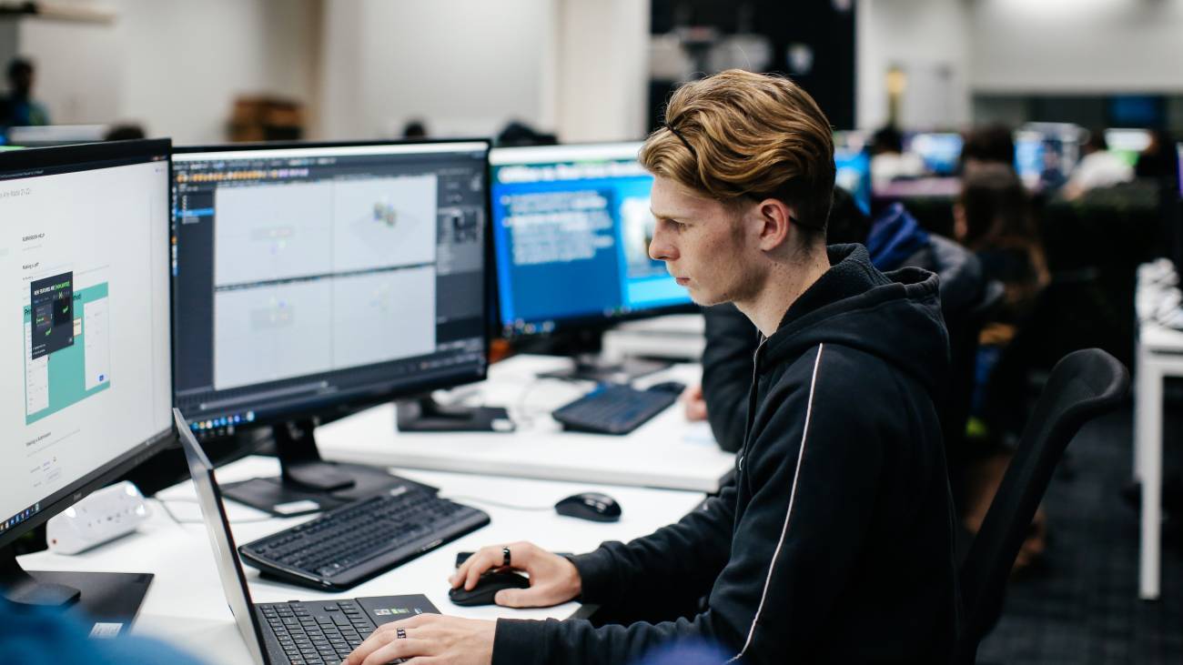 BSc (Hons) Computer Science | Ravensbourne University London BSc (Hons) Computer Science | Ravensbourne University London
